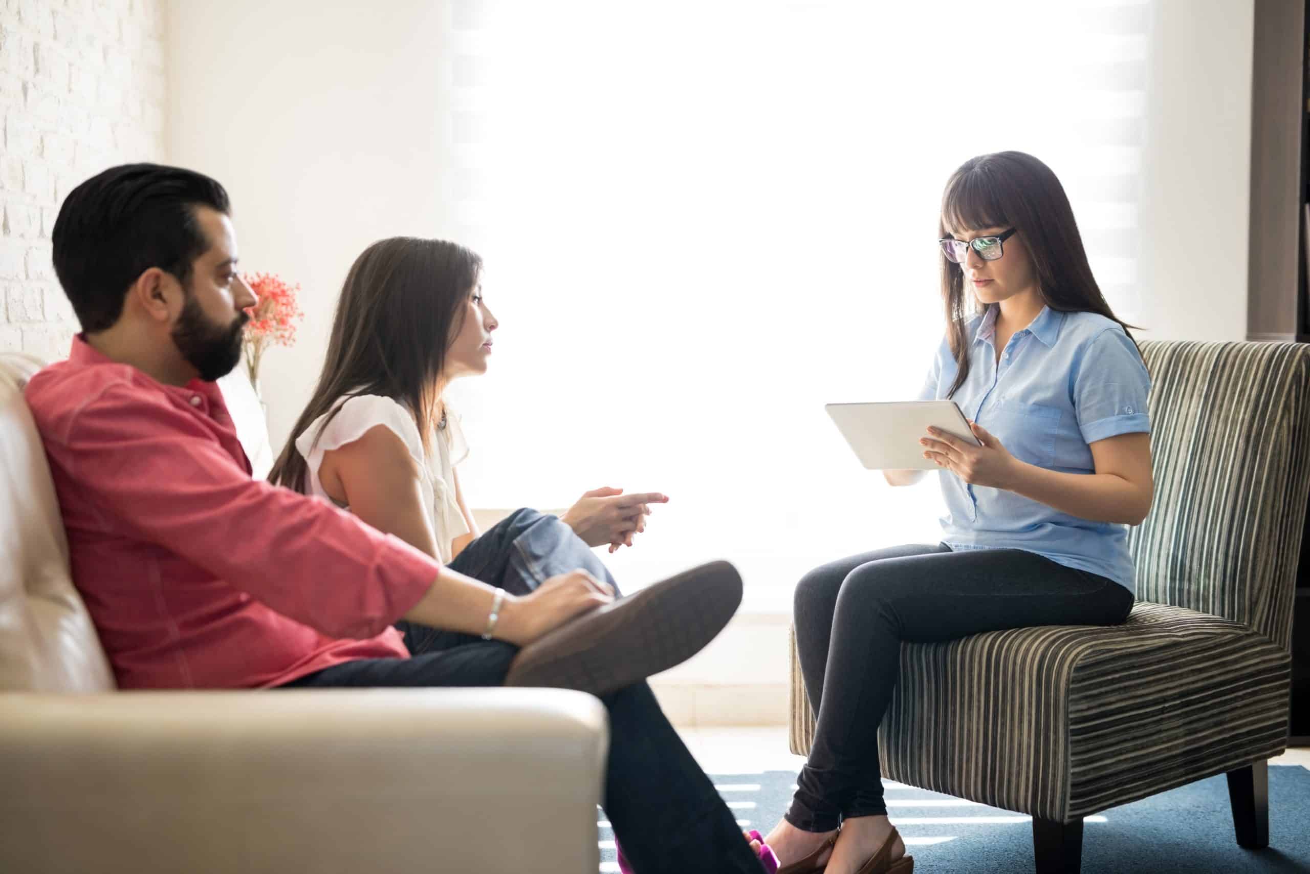 Bilingual Marriage Counselors | Spanish & English-Speaking