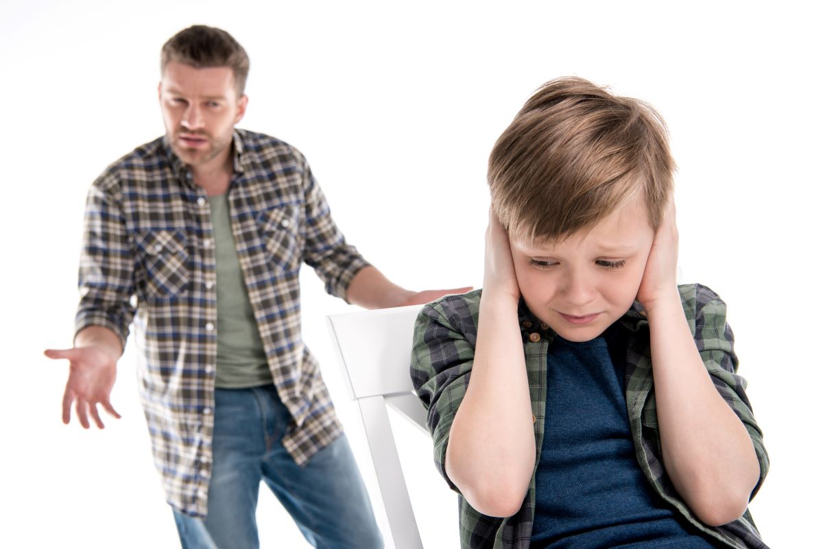 Narcissistic Father: 13 Signs and Their Impact on Children