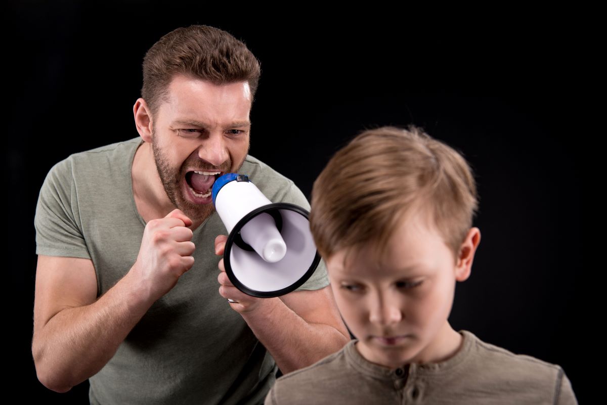Narcissistic Father: 13 Signs and Their Impact on Children